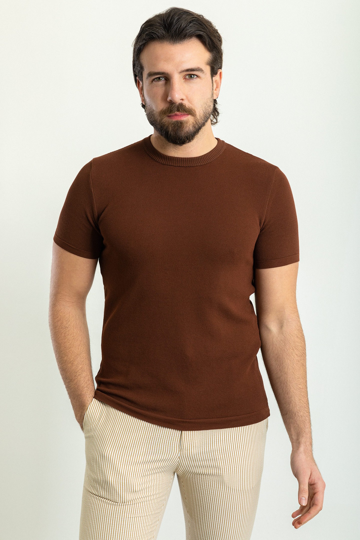 Filbert Color Viscose And Elastane Fabric With Crew Neck Detail Basic ...